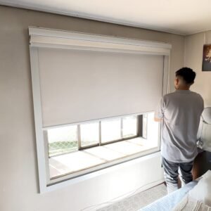 Cortinas Roller con perfiles laterales | Servi Homes